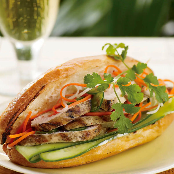 Xawaash-Spiced Grilled Chicken Sandwich - Basbaas Foods